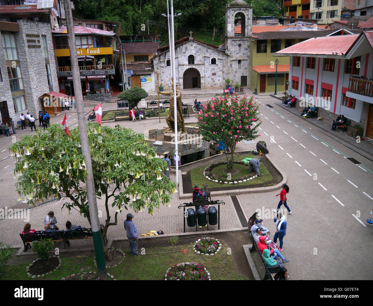 Peru machu picchu aguas caliente hi-res stock photography and images ...