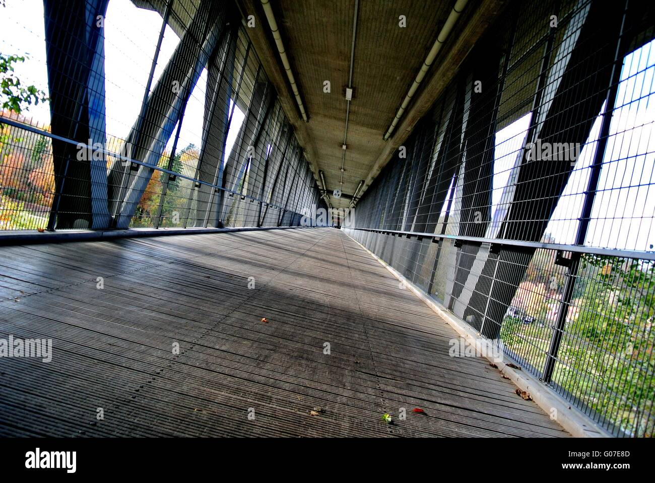 Bridge grating hi-res stock photography and images - Alamy