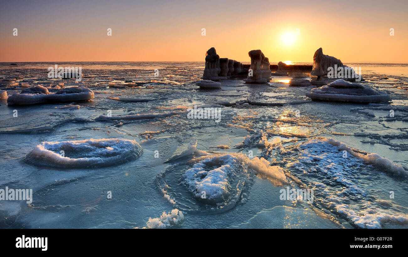 Icing sea hi-res stock photography and images - Alamy