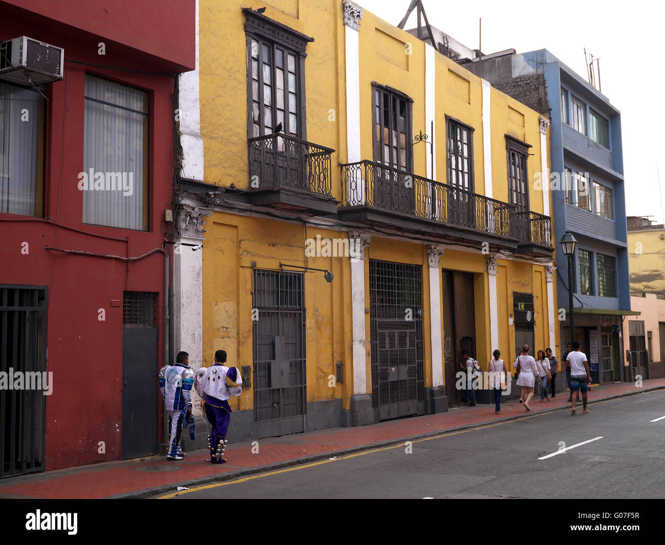 Lima peru street hi-res stock photography and images - Alamy