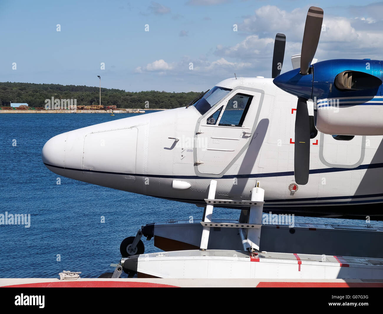 Propeller seaplane hi-res stock photography and images - Alamy