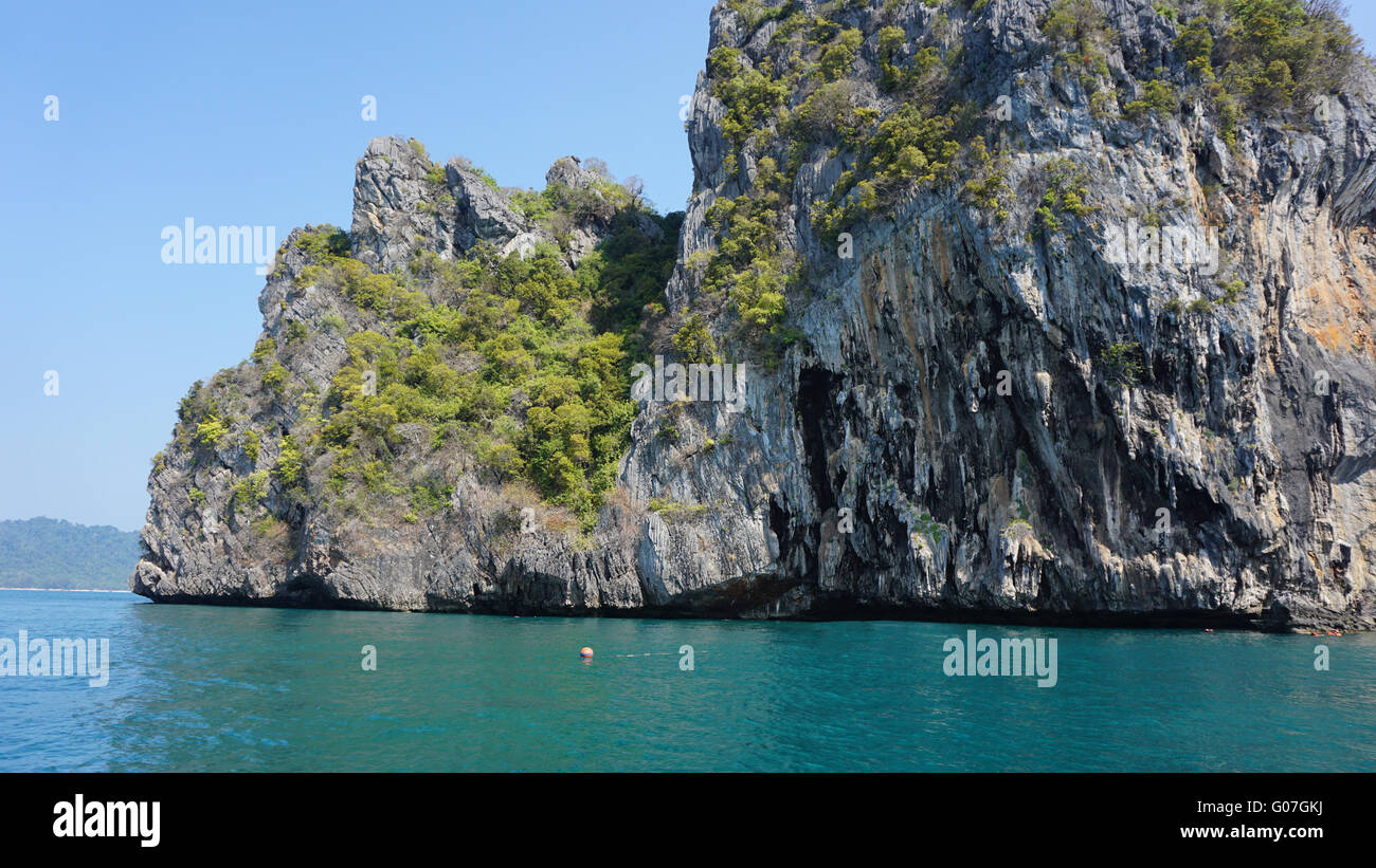 limestone rocks at thailands coast on ko lanta Stock Photo - Alamy
