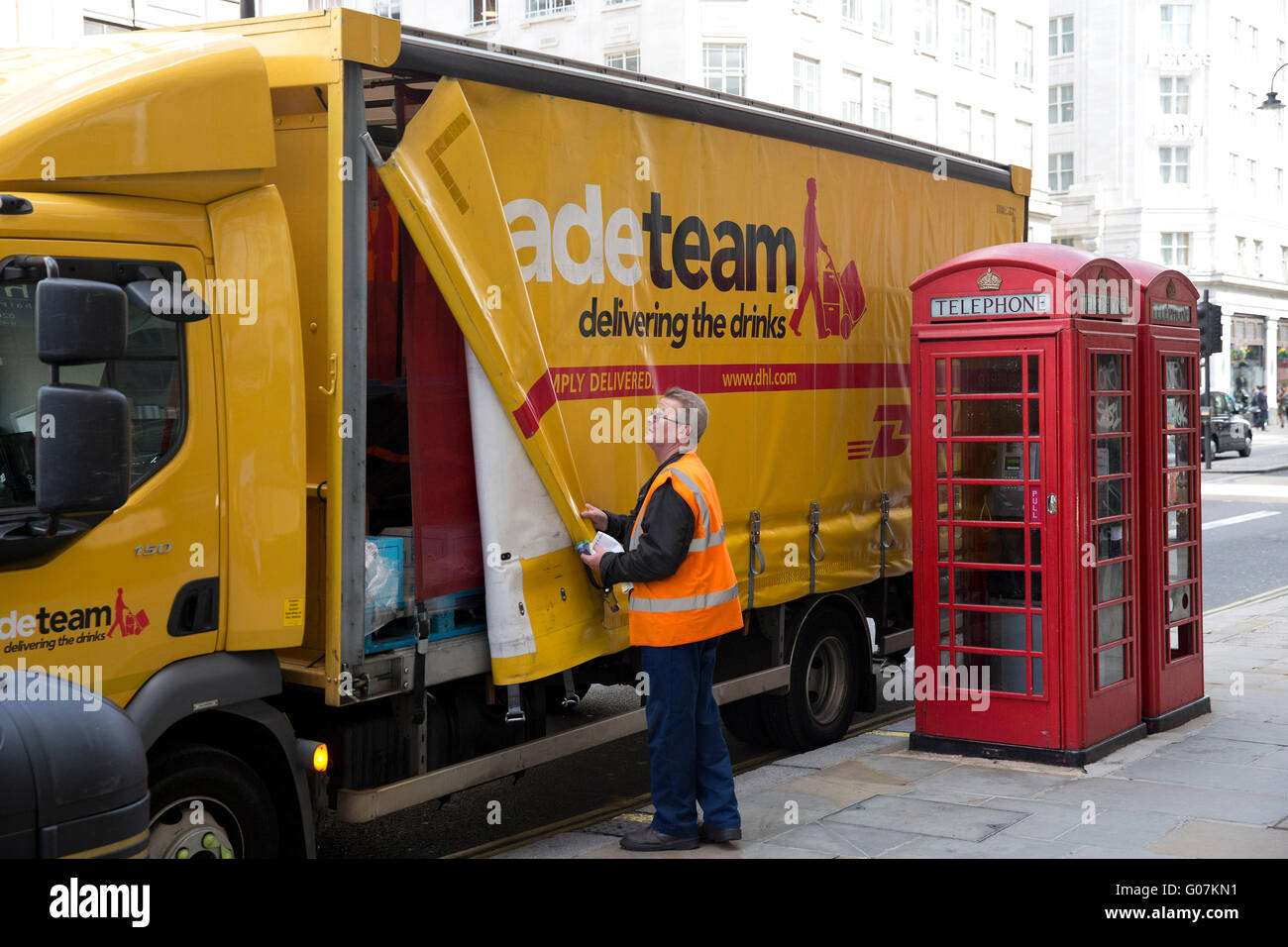 A DHL delivery on the Strand in London. May 2016 Stock Photo - Alamy