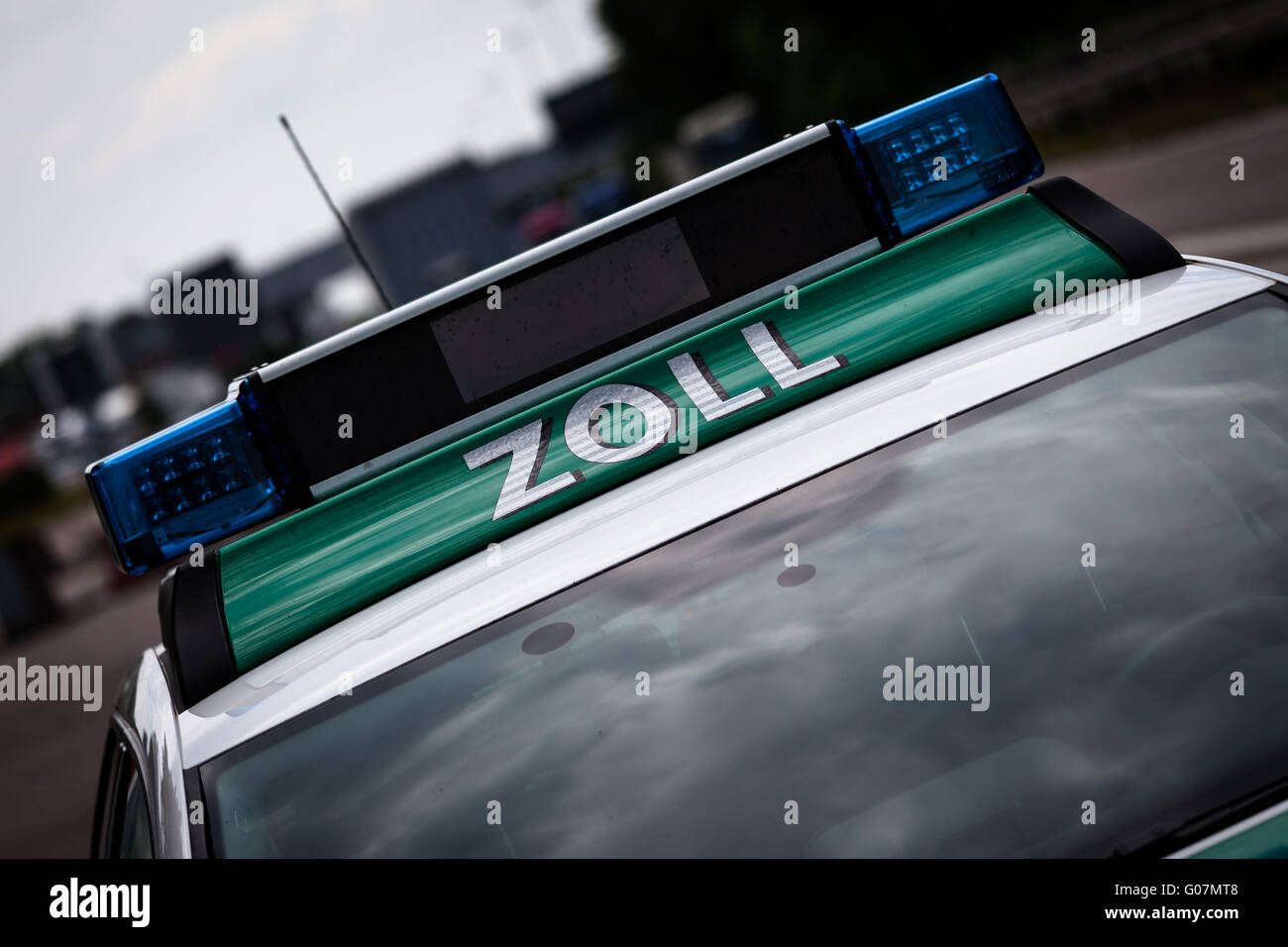 Customs inspection hi-res stock photography and images - Alamy