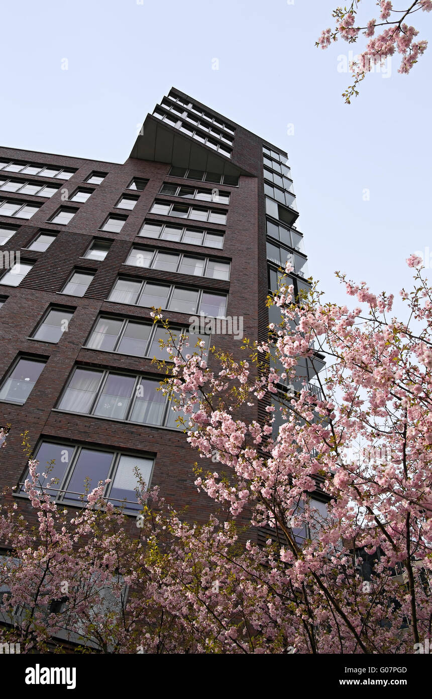 Multi storey skyscraper hi-res stock photography and images - Alamy