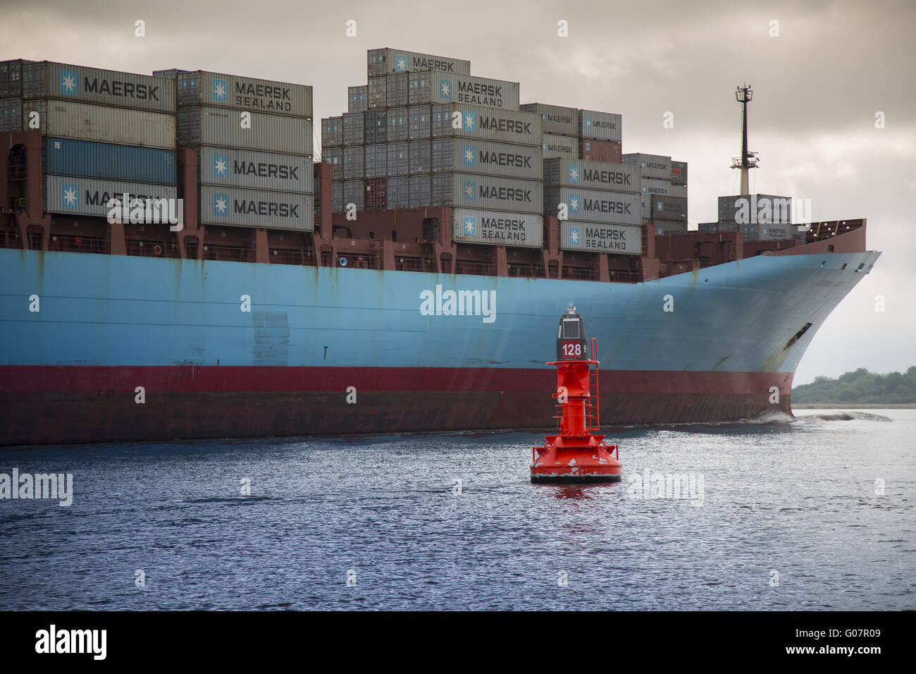 Red vessel hi-res stock photography and images - Alamy