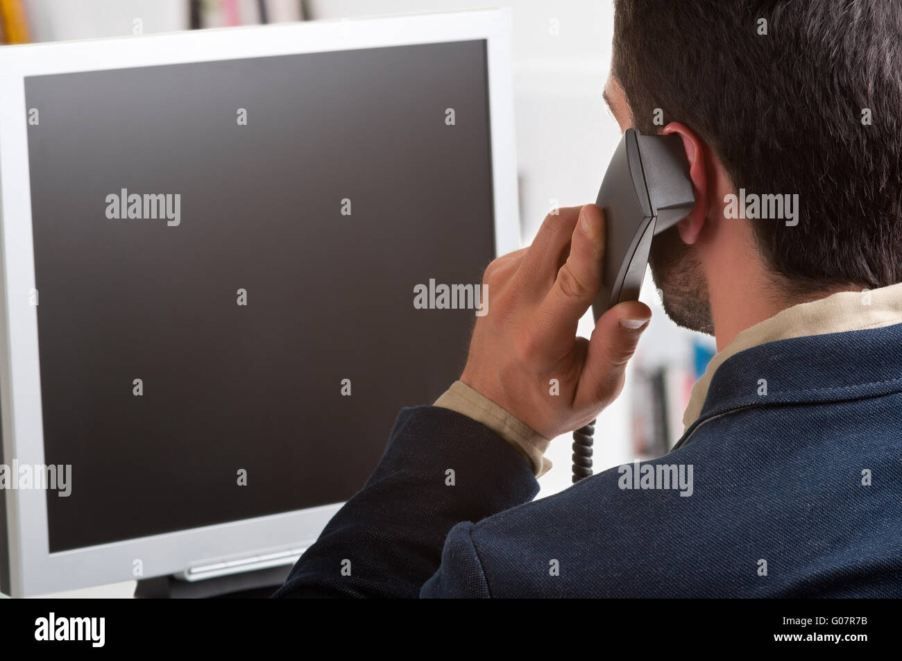 Office worker at pc screen hi-res stock photography and images - Alamy