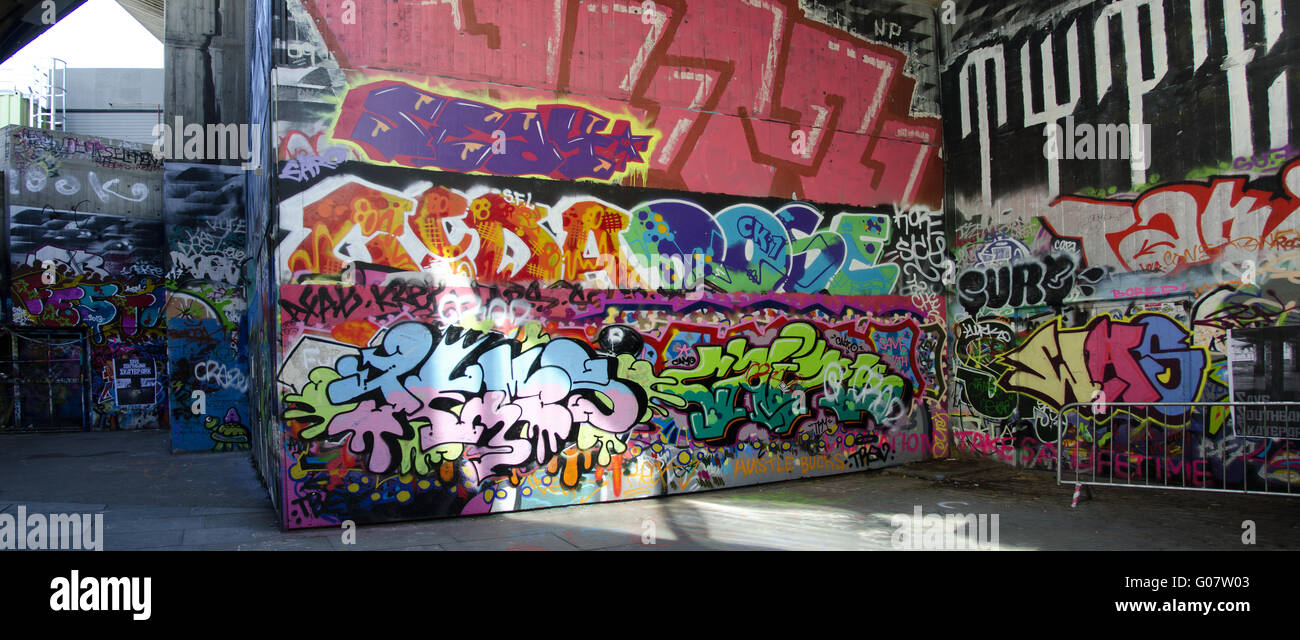 Londons South Bank Skate park with graffitis Stock Photo - Alamy