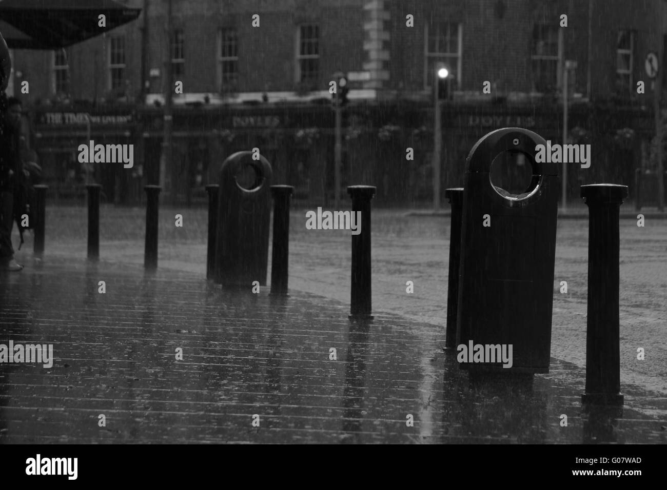 Rainy downtown Black and White Stock Photos & Images - Alamy
