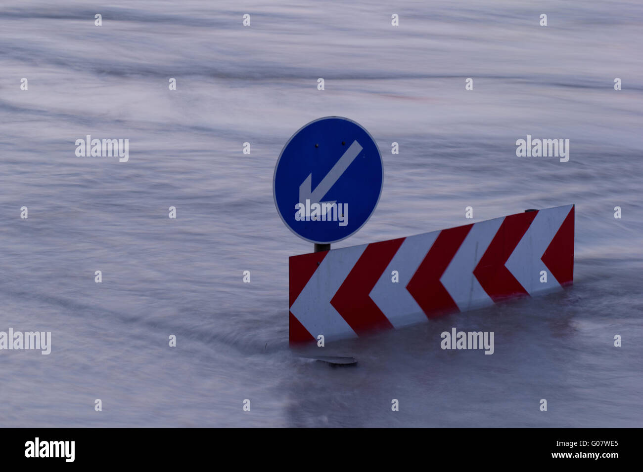 Flooding sign board hi-res stock photography and images - Alamy