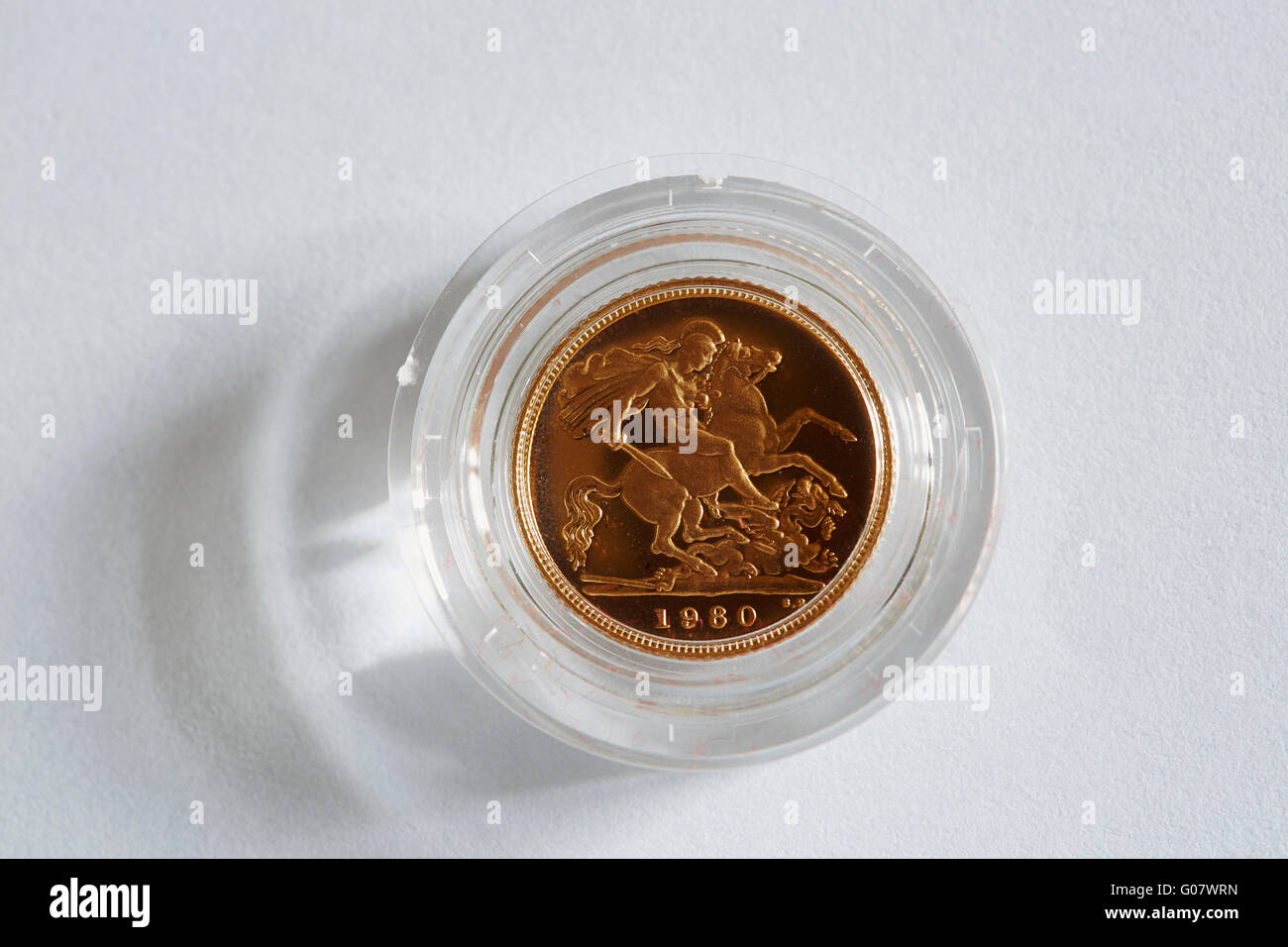Half sovereign hi-res stock photography and images - Alamy
