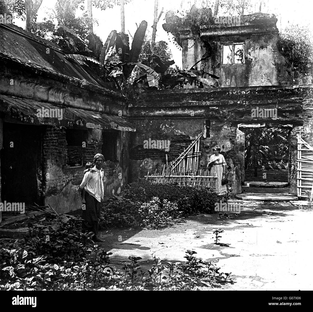 Black And White Castle Ruins High Resolution Stock Photography and ...