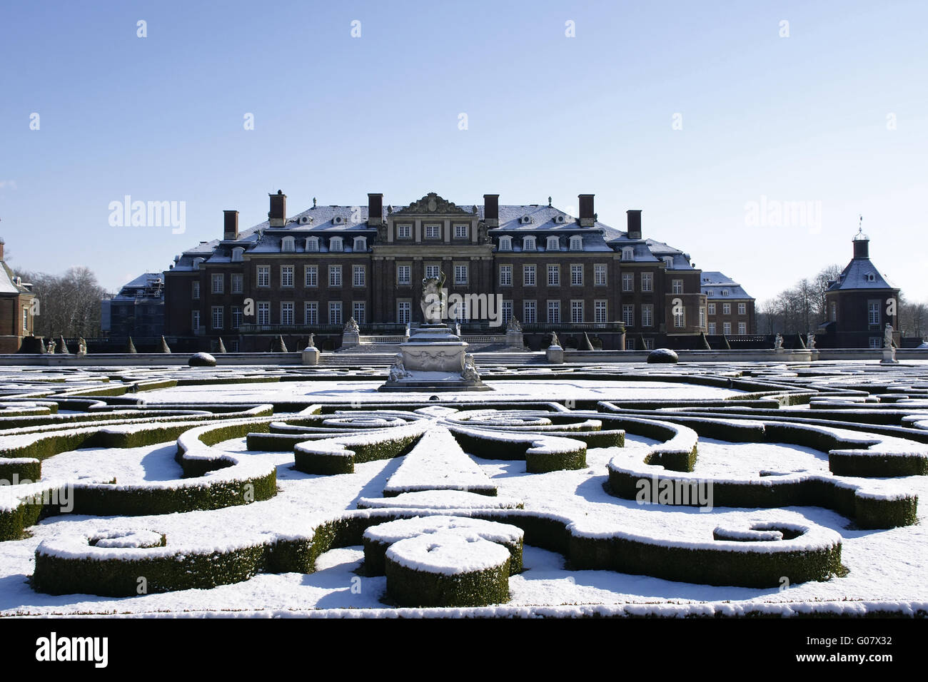 Moated castle Nordkichen - snow-covered, Germany Stock Photo - Alamy