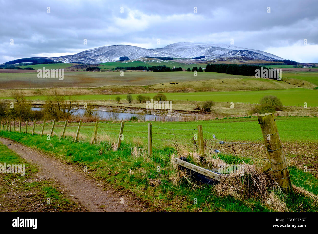 The River Clyde and Tinto Hill with a dusting of snow near the village ...