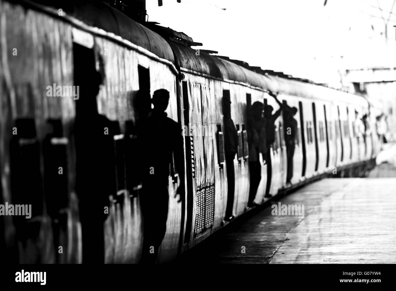 India train crowded Black and White Stock Photos & Images - Alamy