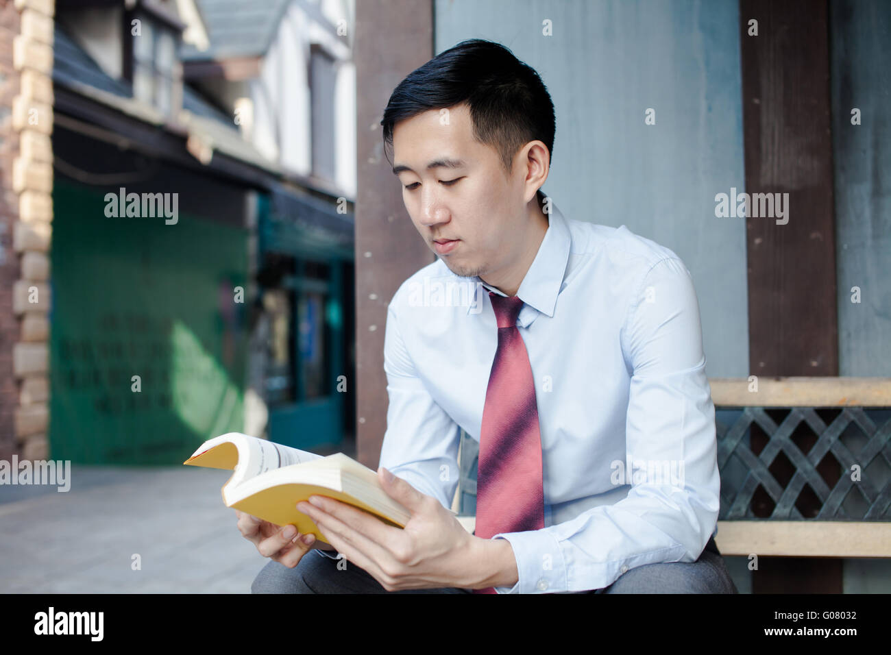 Chinese reading college hi-res stock photography and images - Alamy