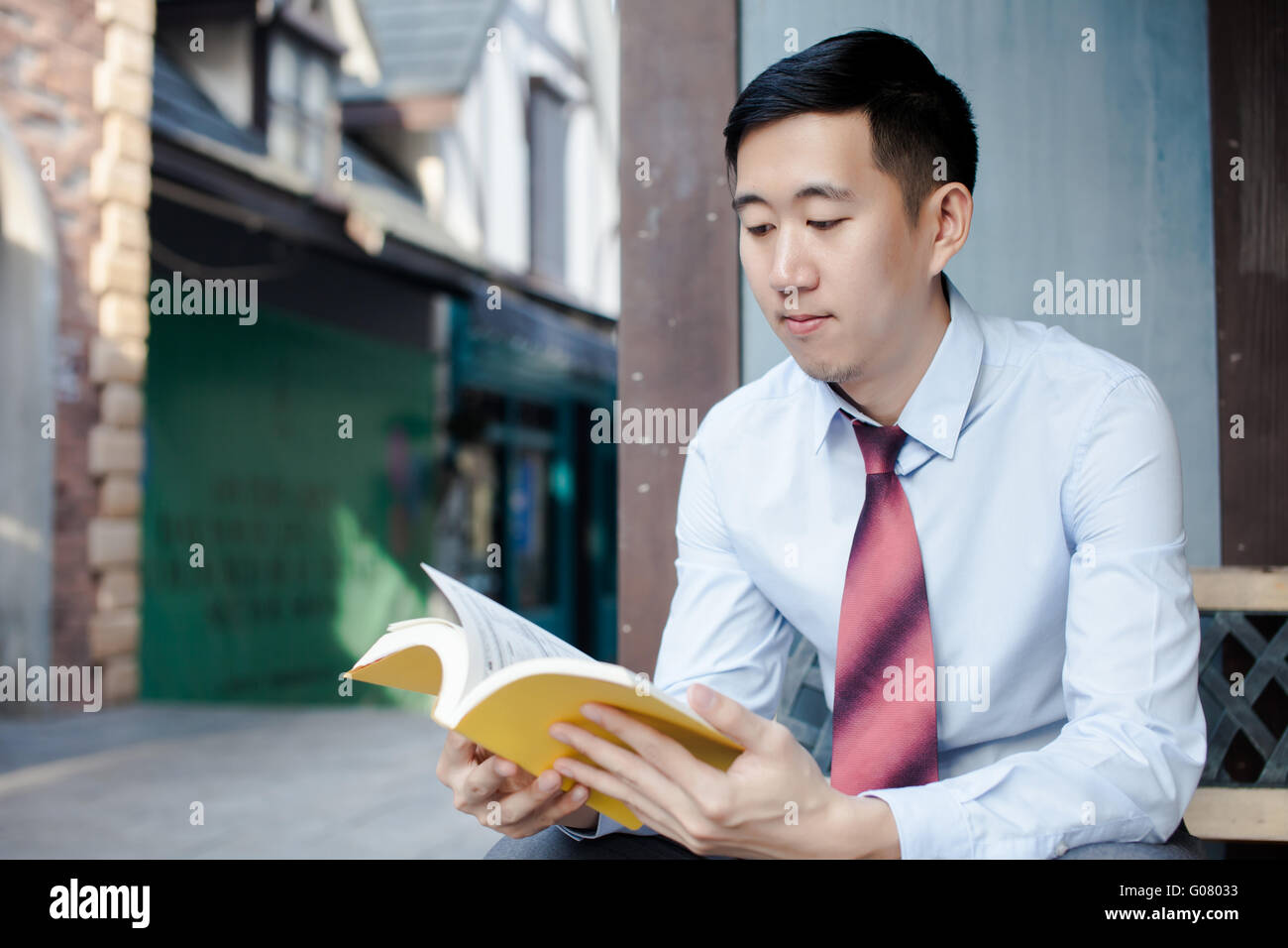 Chinese reading english hi-res stock photography and images - Alamy