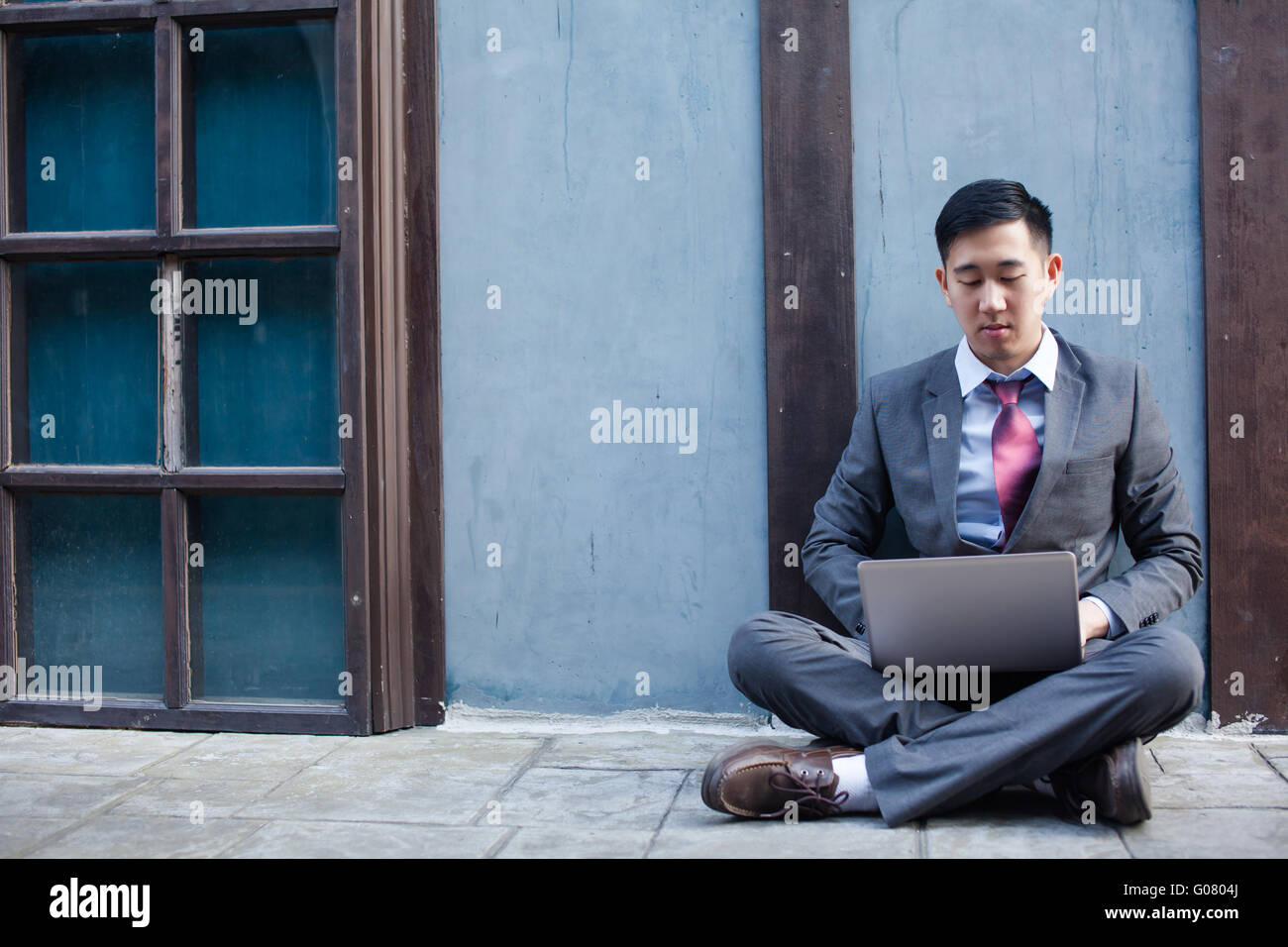 Working anywhere hi-res stock photography and images - Alamy