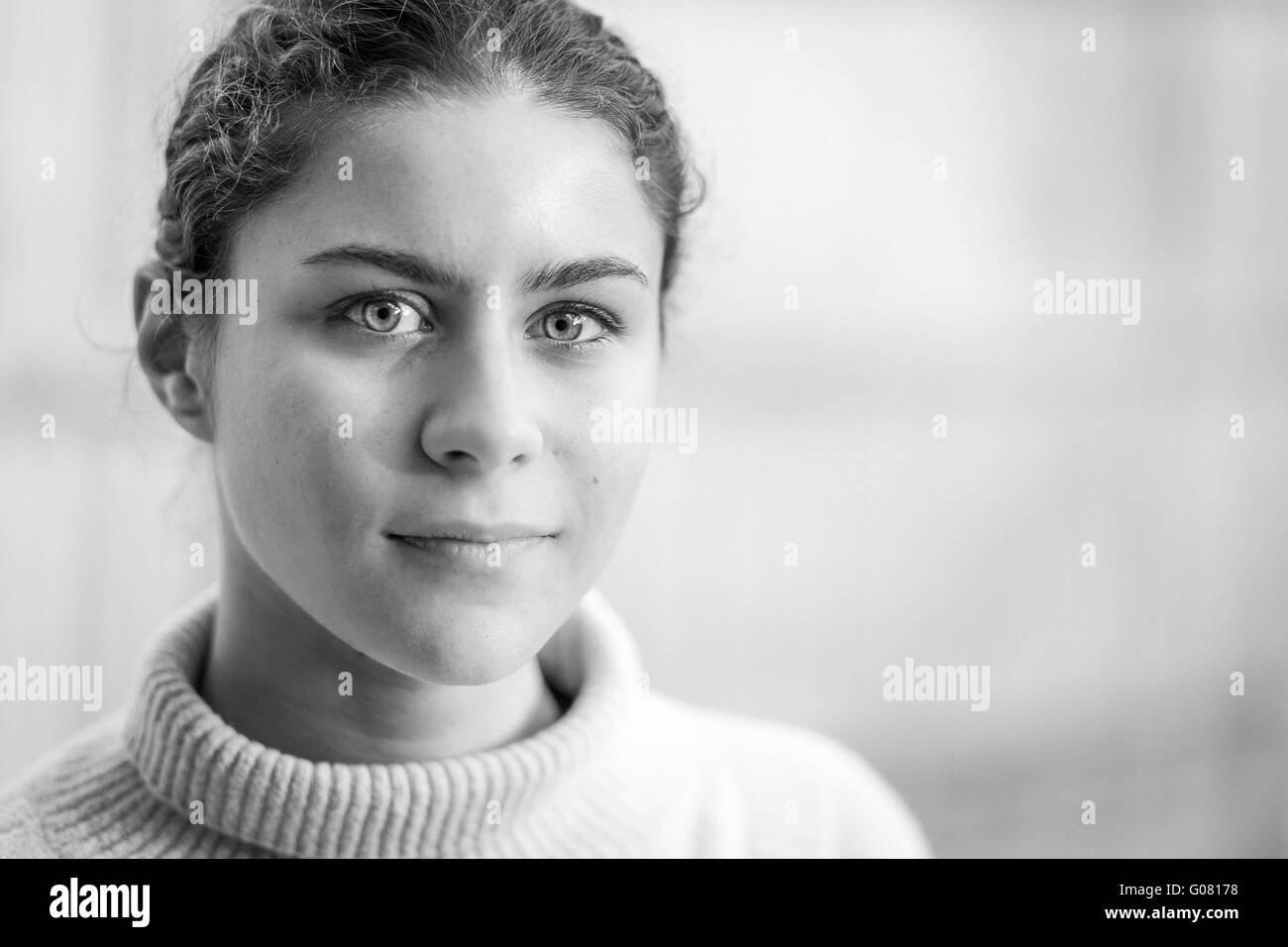 Pretty girl portrait hi-res stock photography and images - Alamy