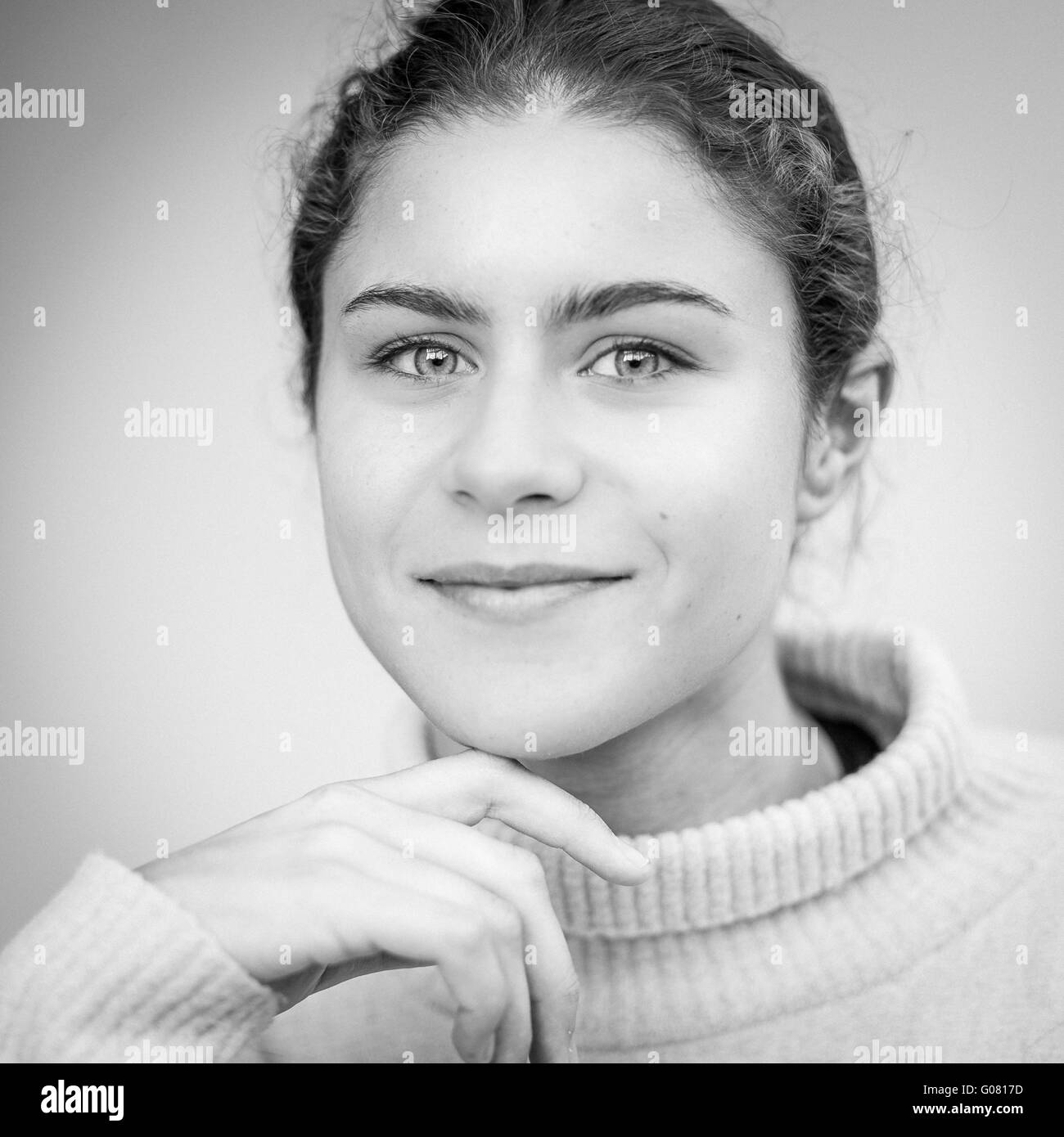 Pretty girl portrait hi-res stock photography and images - Alamy