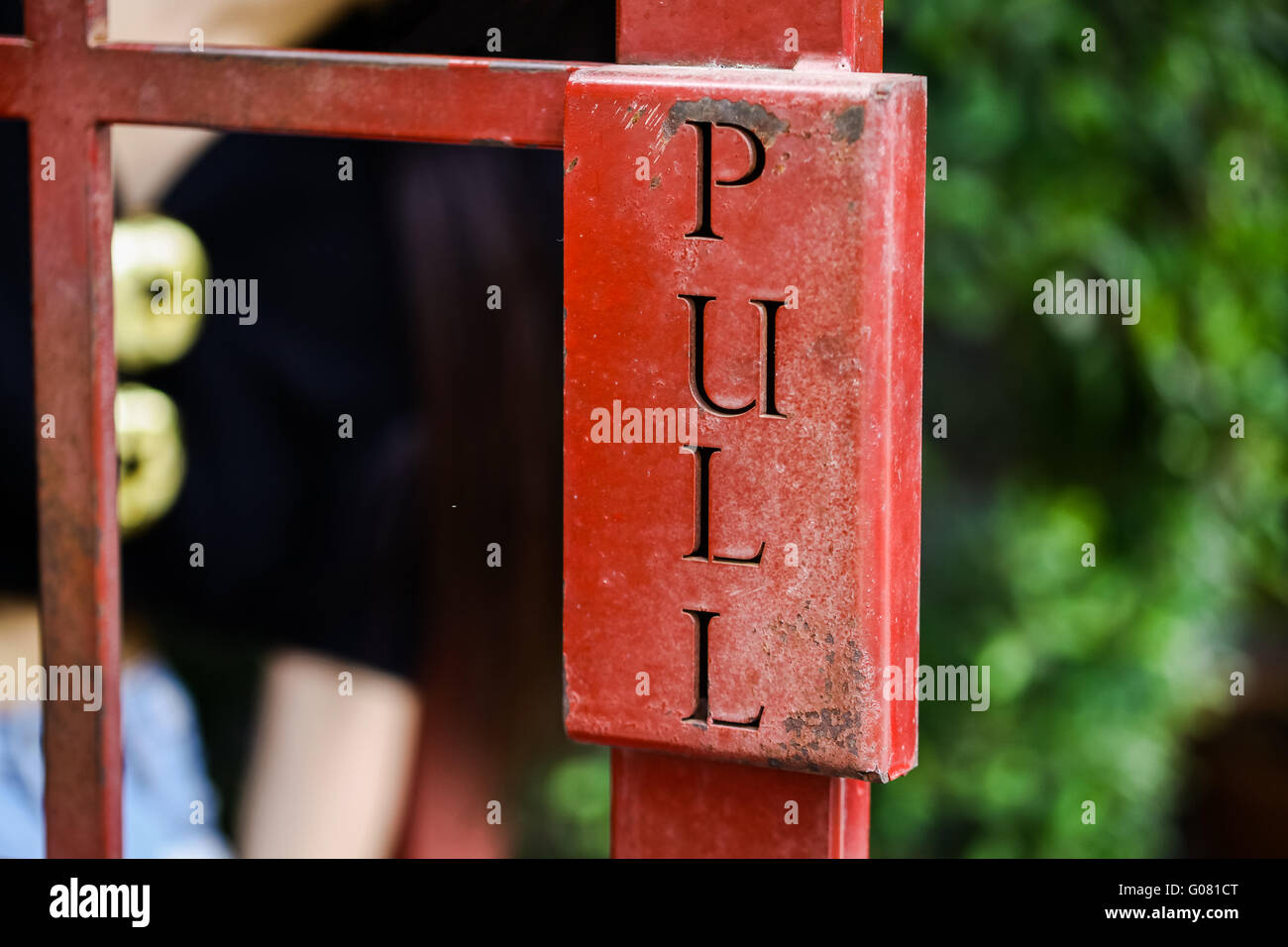 Handle pull red telephone box hi-res stock photography and images - Alamy