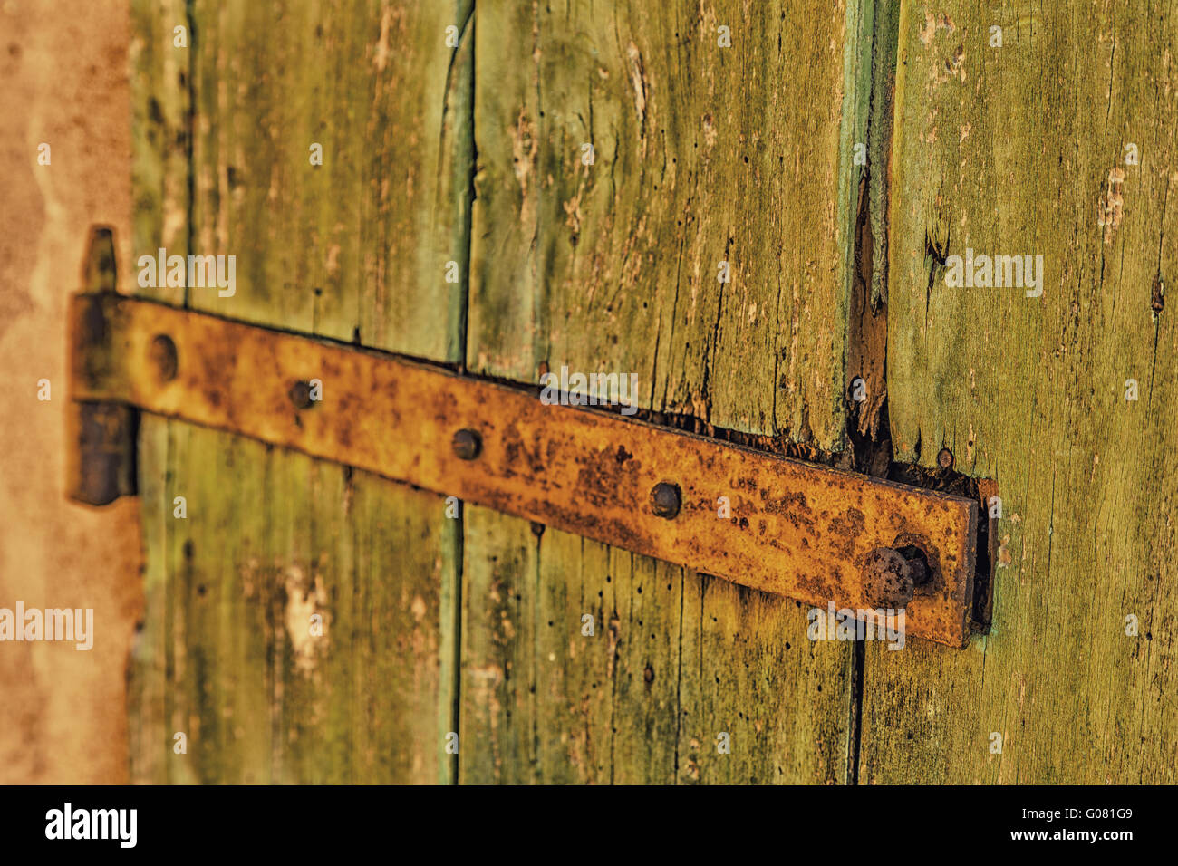 Broken door hinge hi-res stock photography and images - Alamy