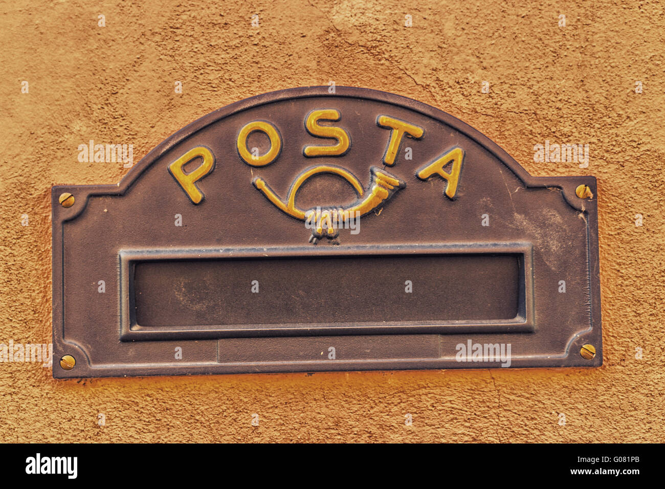 Inserting message hi-res stock photography and images - Alamy