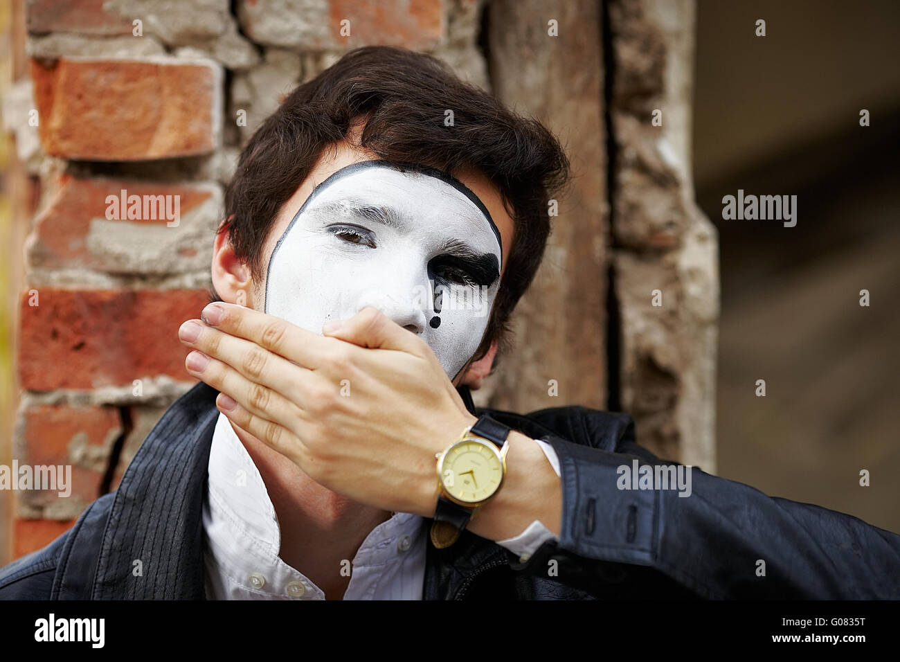 Hand human brick wall hi-res stock photography and images - Alamy