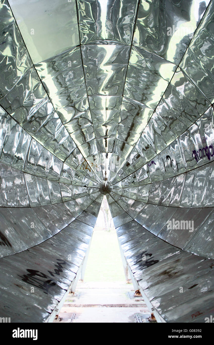 Mirror inside mirror hi-res stock photography and images - Alamy