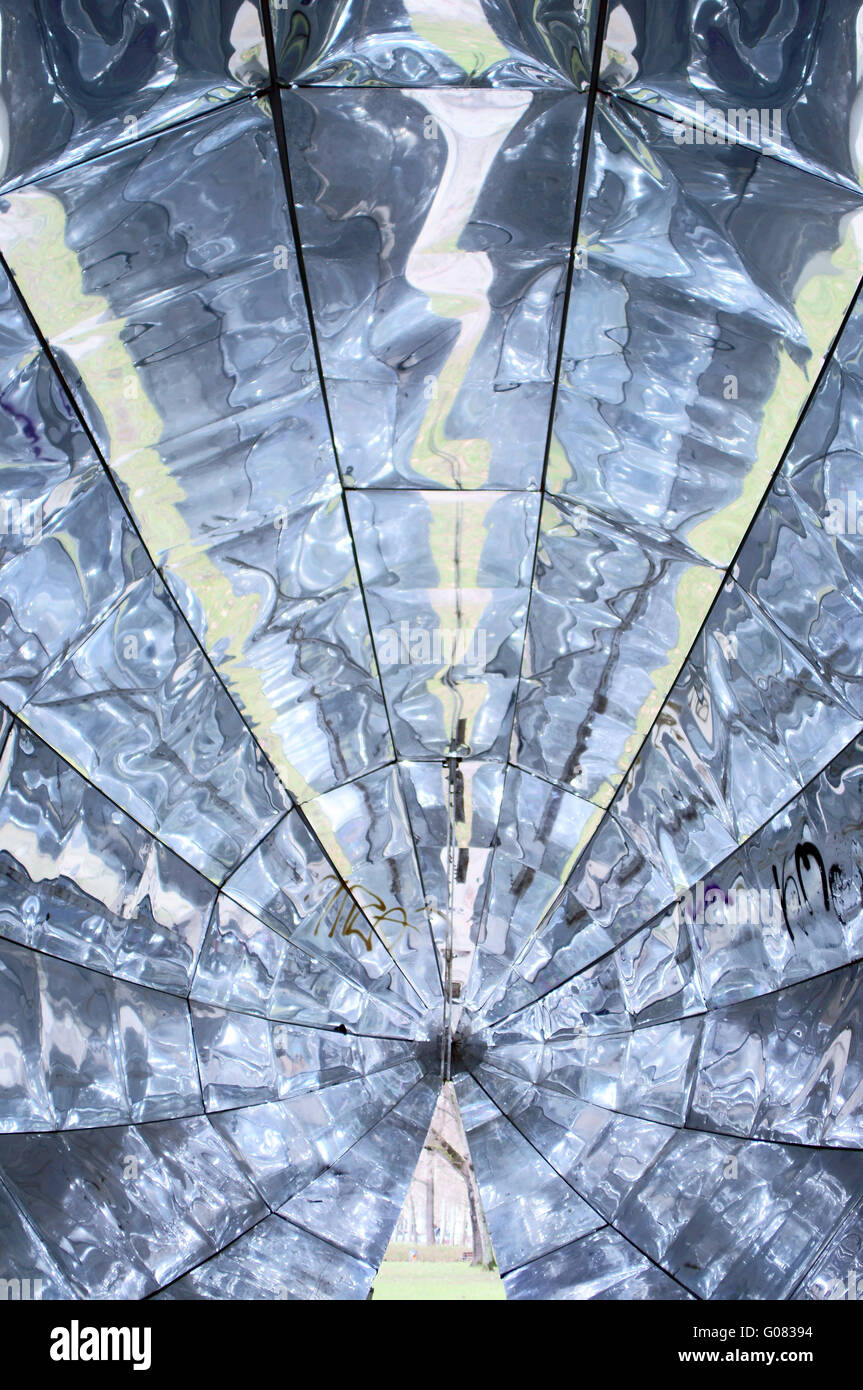 Mirror inside mirror hi-res stock photography and images - Alamy