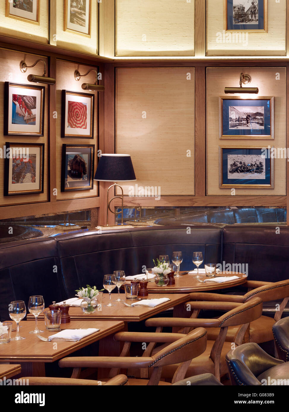 Cafe interior. Chucs Restaurant & Café, LONDON, United Kingdom ...