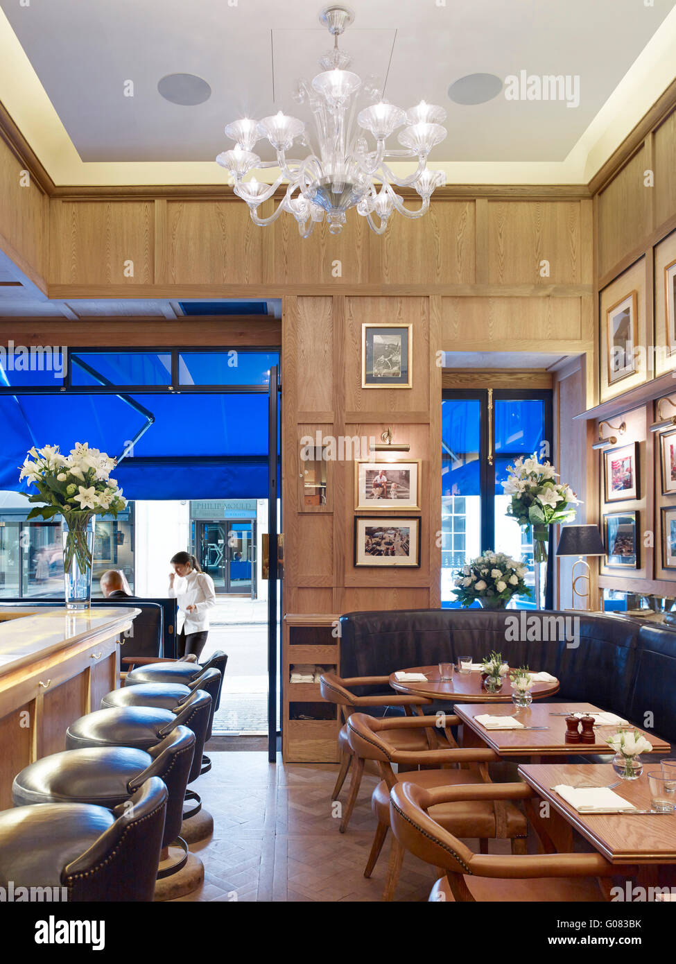 Mayfair luxury restaurant interior hi-res stock photography and images ...