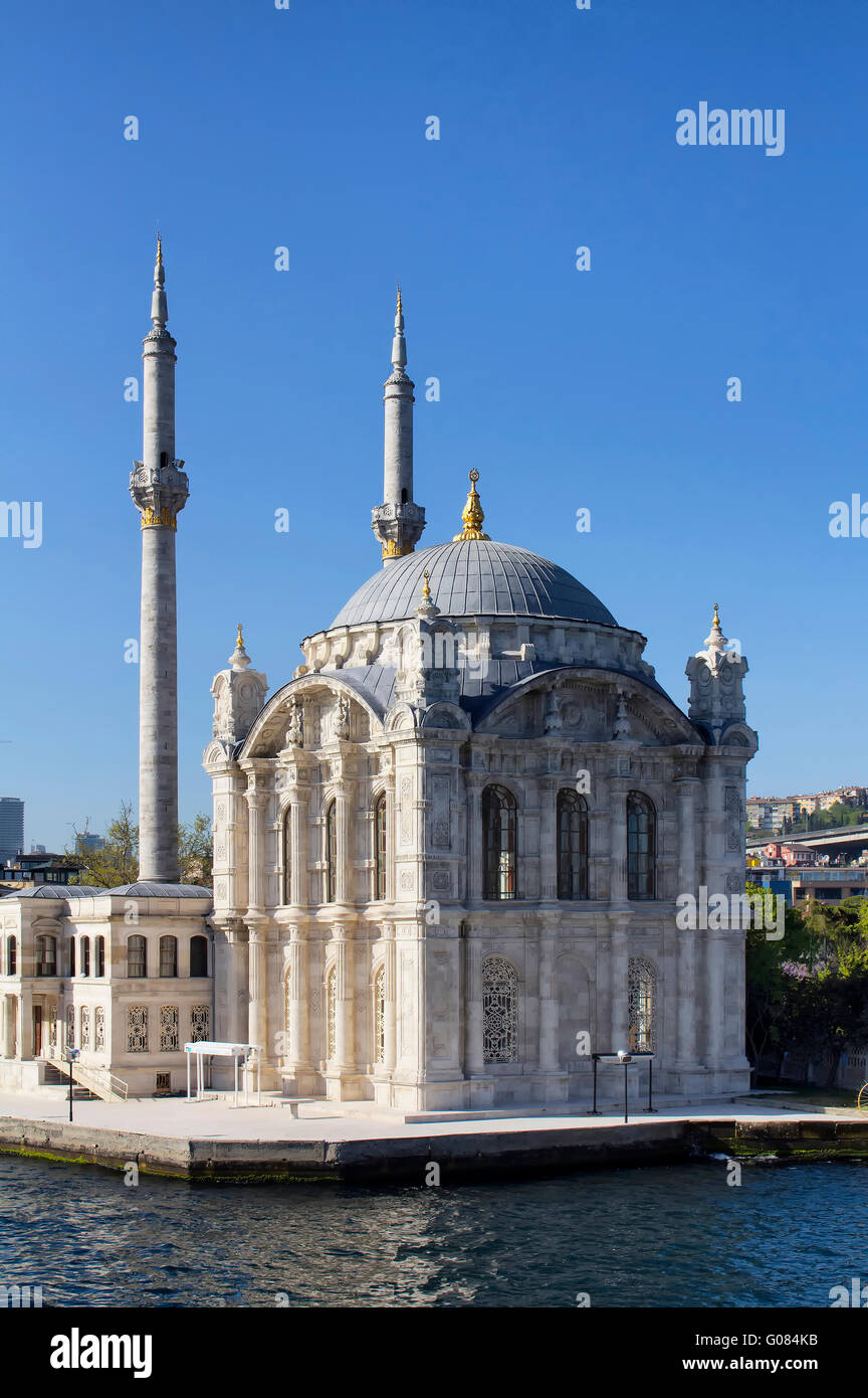 Mosque sea facade hi-res stock photography and images - Alamy
