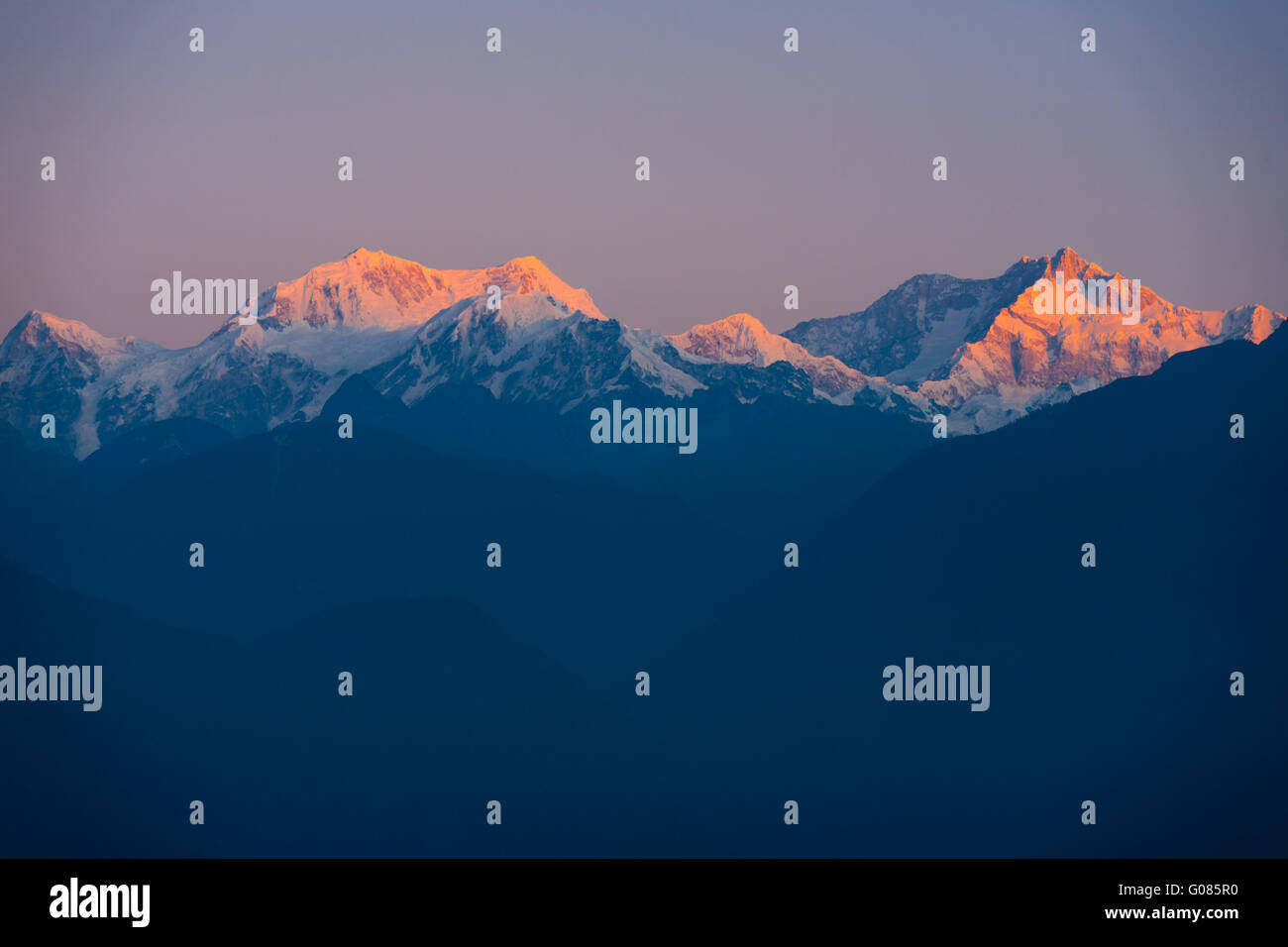 Kangchenjunga hi-res stock photography and images - Alamy