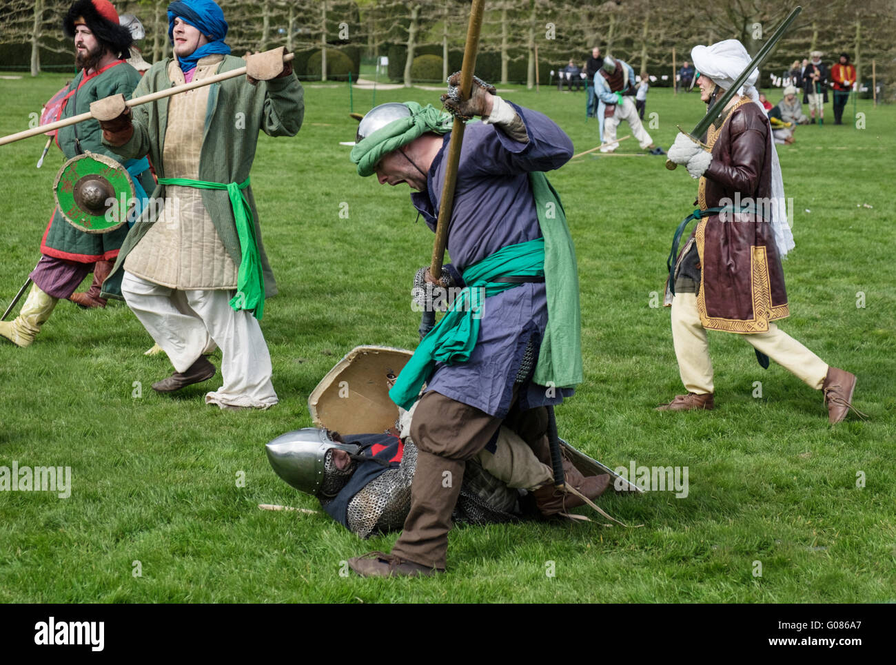 Medieval pageant hi-res stock photography and images - Alamy