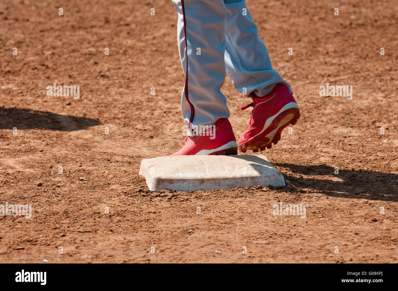 Youth base runner hi-res stock photography and images - Alamy