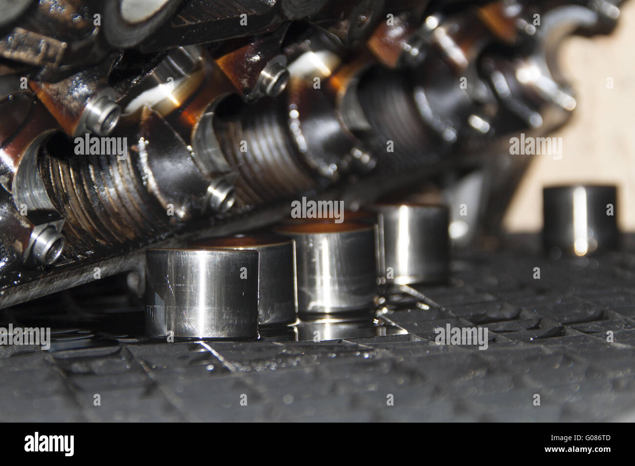 Cylinder head hi-res stock photography and images - Alamy