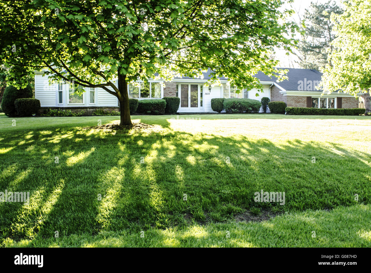 House porch shade hi-res stock photography and images - Alamy