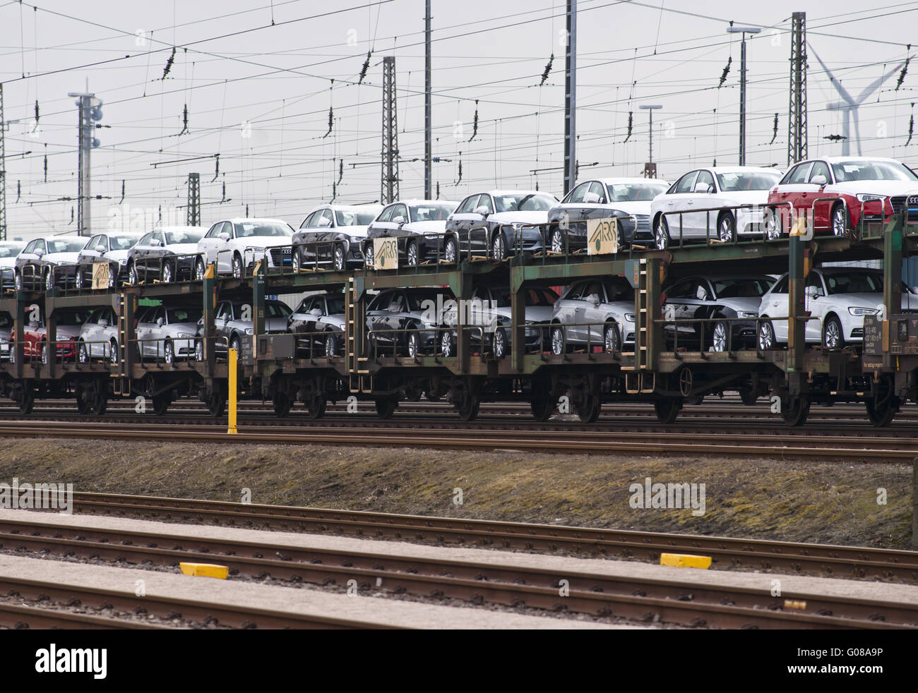 Cars on train Stock Photo - Alamy