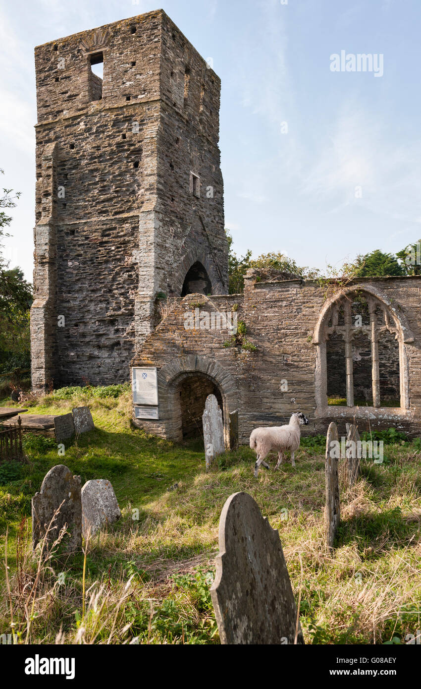 Medieval ruined churches hi-res stock photography and images - Alamy