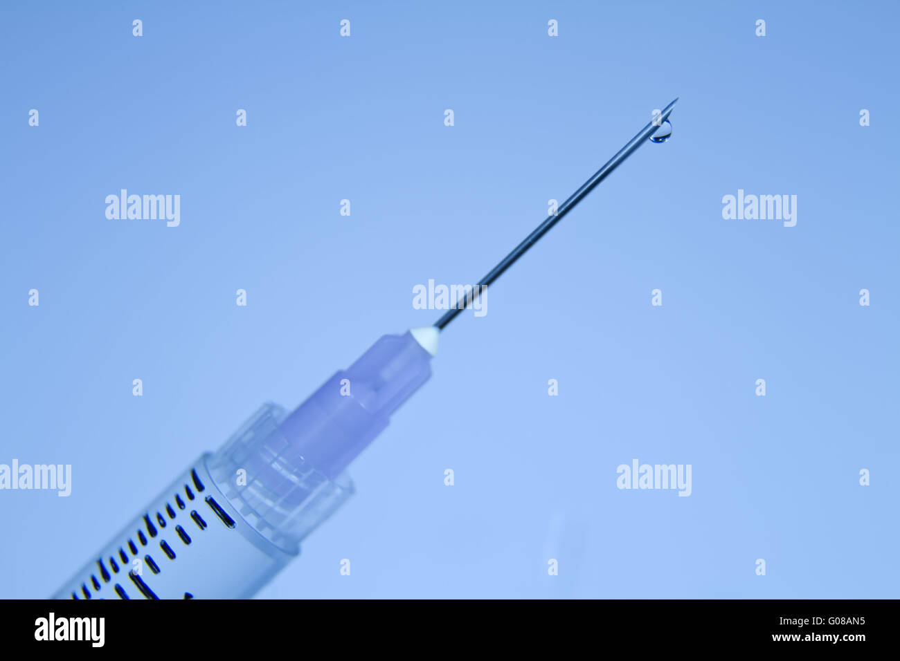 Syringe side view hi-res stock photography and images - Alamy
