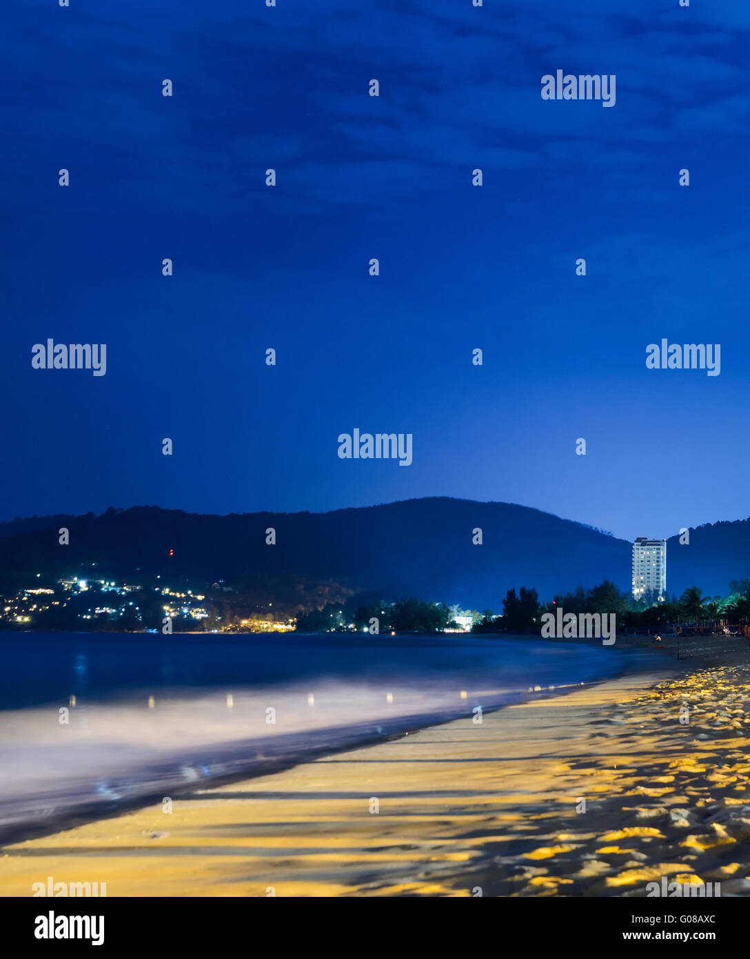 Night karon beach phuket hi-res stock photography and images - Alamy