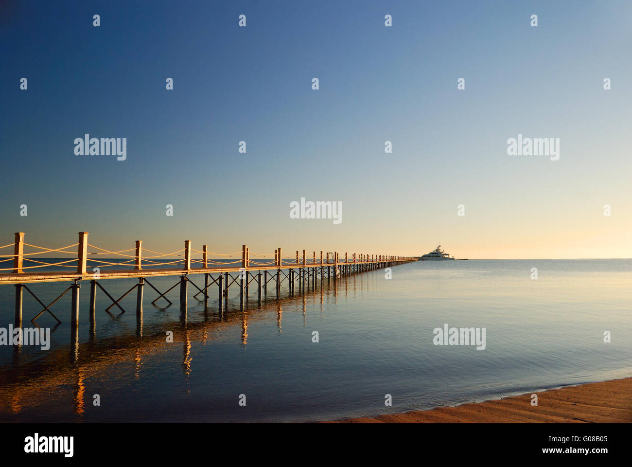 Pier and beam hi-res stock photography and images - Alamy