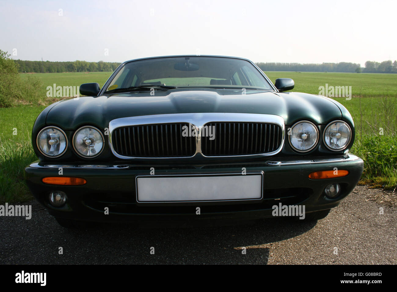 Luxury car driving hi-res stock photography and images - Alamy