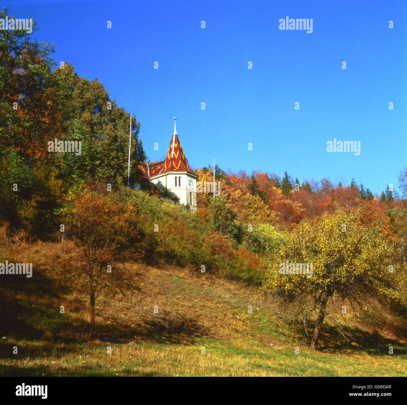 Lonely small house hi-res stock photography and images - Alamy