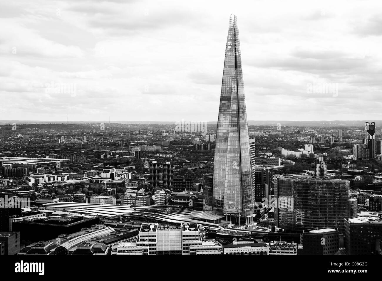 City skyline with the shard Black and White Stock Photos & Images - Alamy
