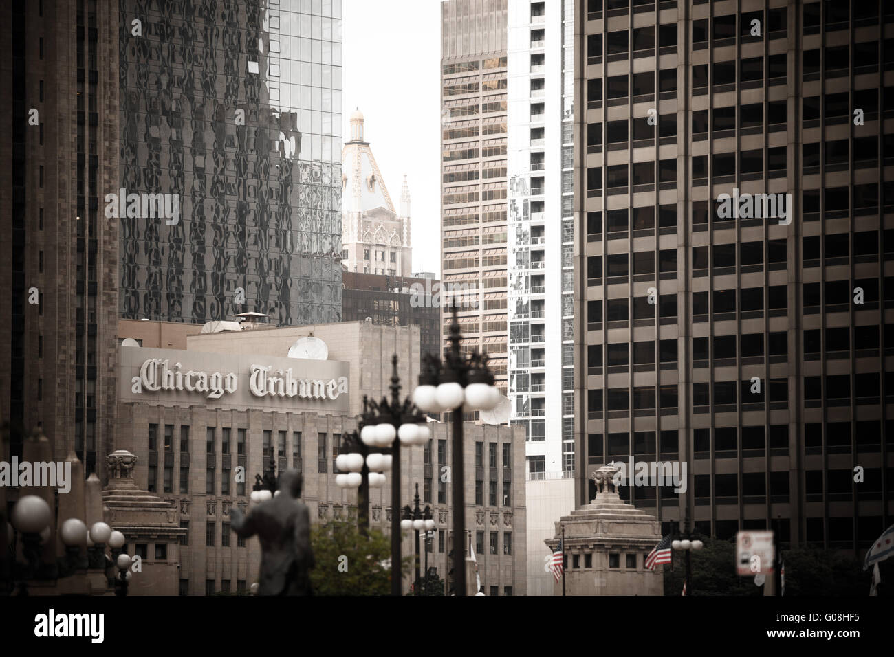 Chicago tribune newspaper building hi-res stock photography and images ...