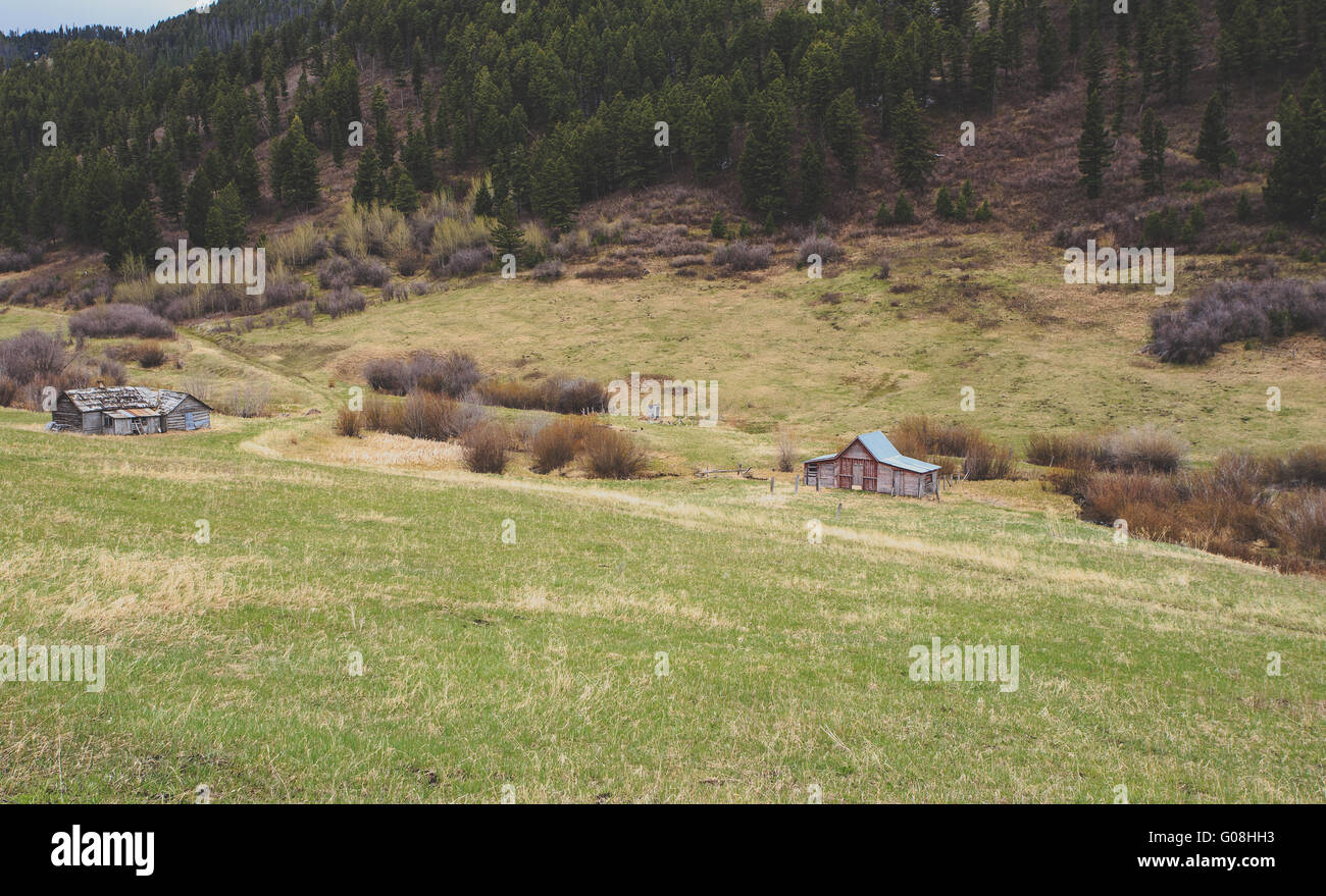 Broken down log cabin in hi-res stock photography and images - Alamy