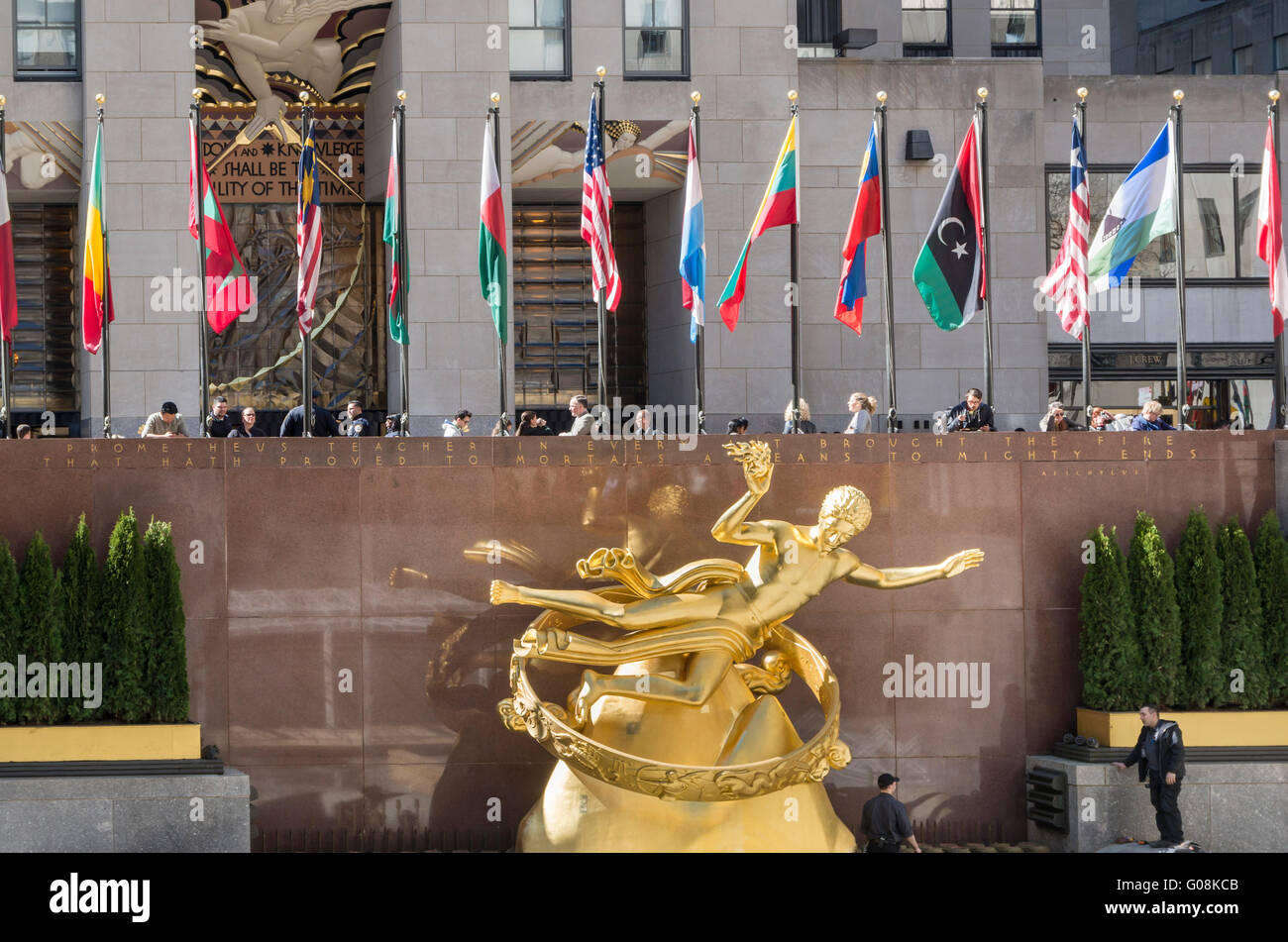 Gold statue rockefeller plaza new hi-res stock photography and images ...
