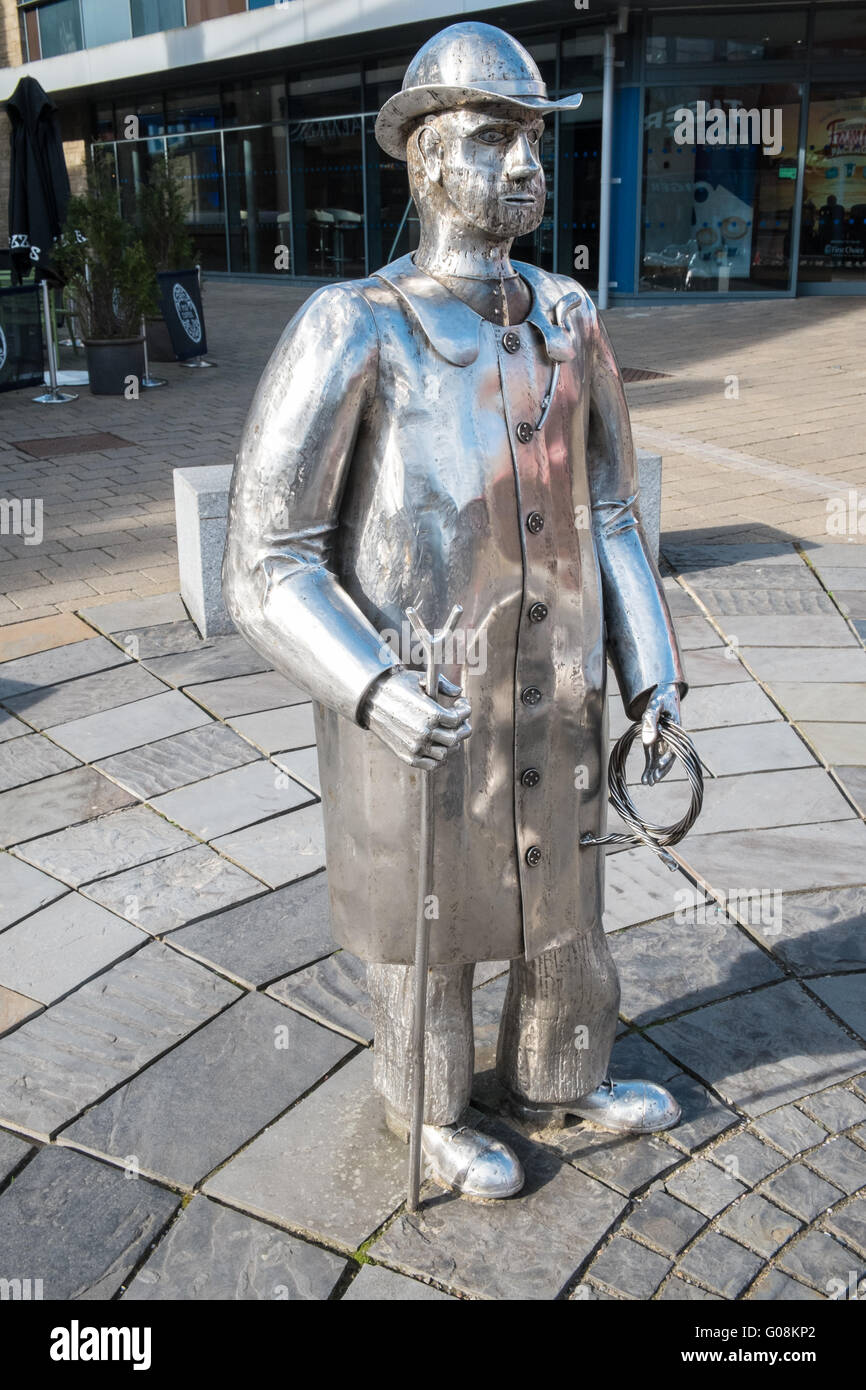 Metal farm sculptures called The Drover in Carmarthen town centre ...